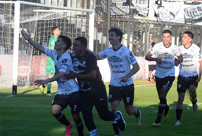 Santiago Valenzuela, delantero de Chaco For Ever: “Cada partido es una ...